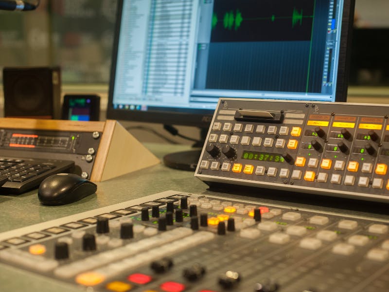 \コミュニティFM局の運営スタッフを大募集！！！／ | 移住支援と地域情報 SMOUT(スマウト)